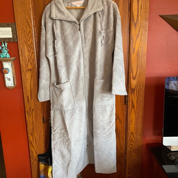 stan herman | Intimates & Sleepwear | Womens Stan Herman Dimple Plush ...